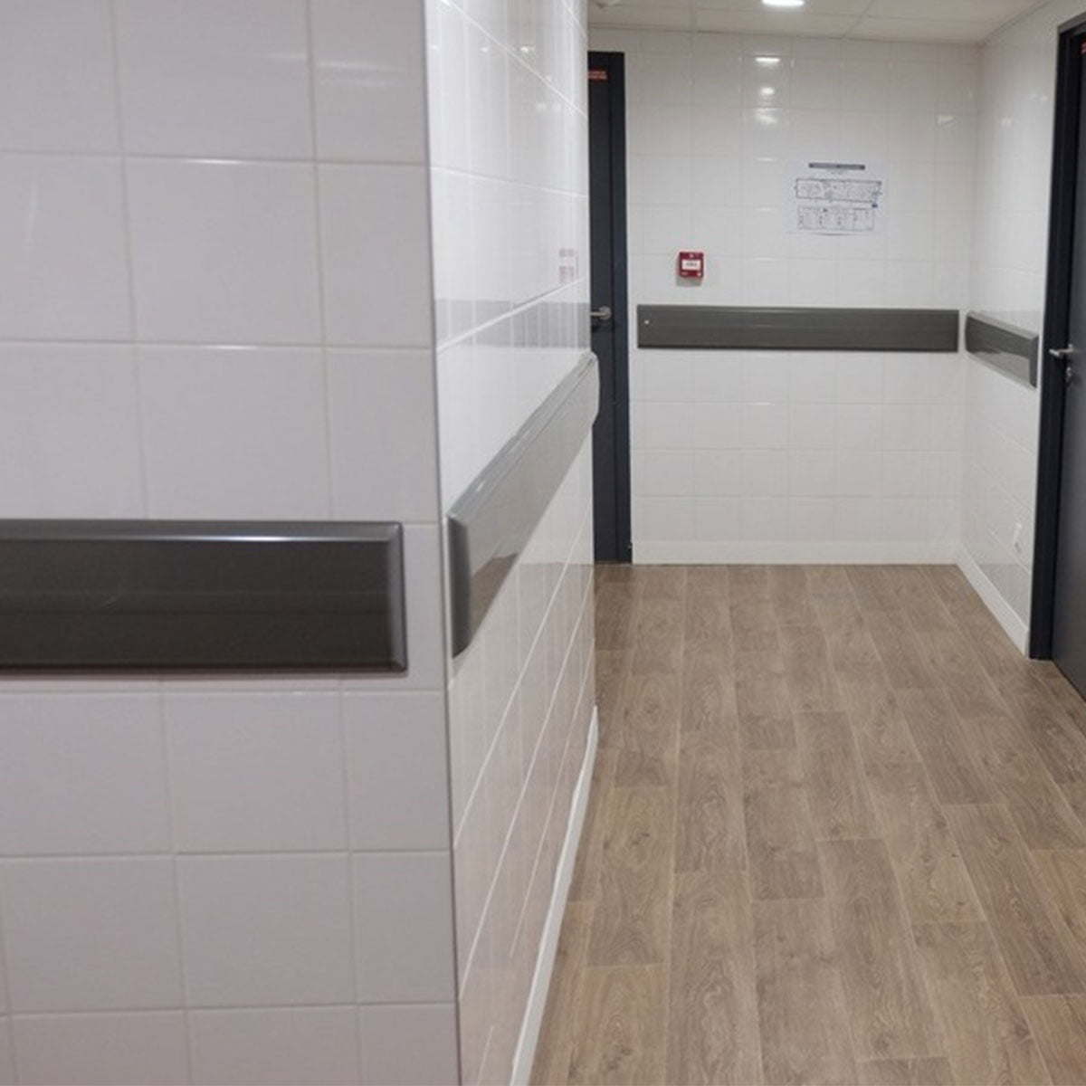 Acrosmart SPM Linea Punch Neo | Muurstootlijst | Mapro B.V.