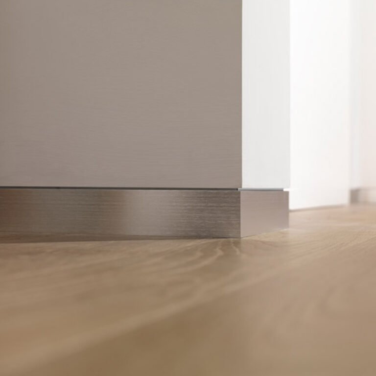 Van systeemplinten tot dilatatieprofielen: alles voor de bouwsector